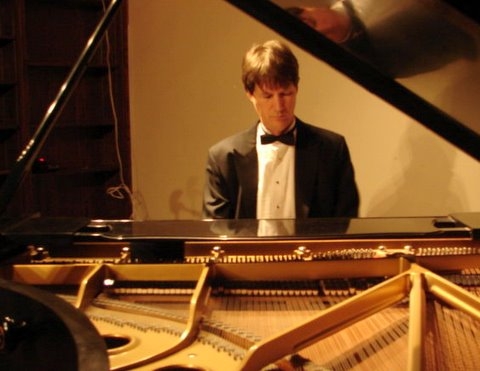 Duke Thompson :: Leahy Institute